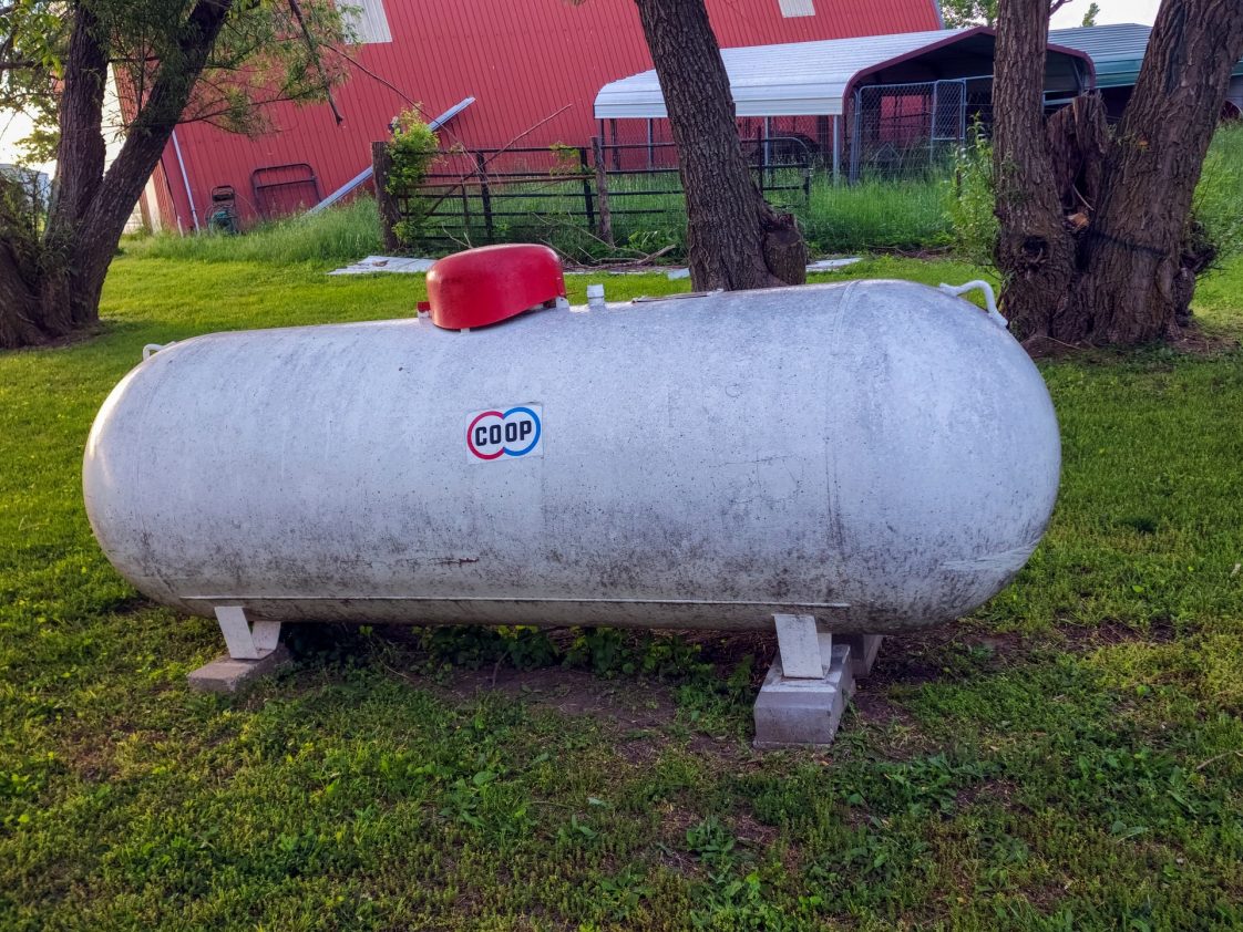 4 Ways on How to Keep Propane Tank From Freezing | Solution Tales